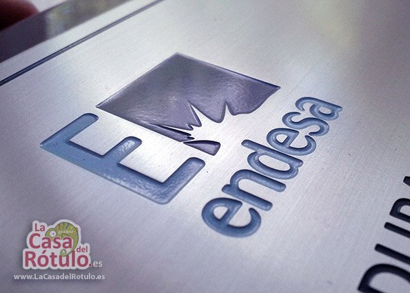 Placas Grabadas - La Casa del Rótulo - Tu tienda de rótulos en Madrid